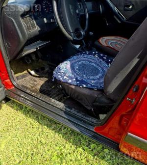 Sarkans Audi 80 1987 Daugavpils, ar dzinēja tilpumu 1.60 L un nobraukumu 323 tūkst. km par 650 €, foto 7 vietnē AUTOMOTO.COM.LV