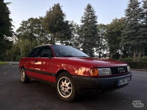 Sarkans Audi 80 1988 Viļņa, ar dzinēja tilpumu 1.80 L un nobraukumu 399 tūkst. km par 1300 €, foto  vietnē AUTOMOTO.COM.LV