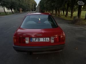 Sarkans Audi 80 1988 Viļņa, ar dzinēja tilpumu 1.80 L un nobraukumu 399 tūkst. km par 1300 €, foto 6 vietnē AUTOMOTO.COM.LV