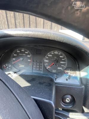 Sarkans Audi 80 1988 Viļņa, ar dzinēja tilpumu 1.80 L un nobraukumu 399 tūkst. km par 1300 €, foto 13 vietnē AUTOMOTO.COM.LV