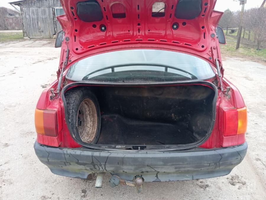 Sarkans Audi 80 1989 Ventspils, ar dzinēja tilpumu 1.60 L un nobraukumu 280 tūkst. km par 600 €, foto 19 vietnē AUTOMOTO.COM.LV