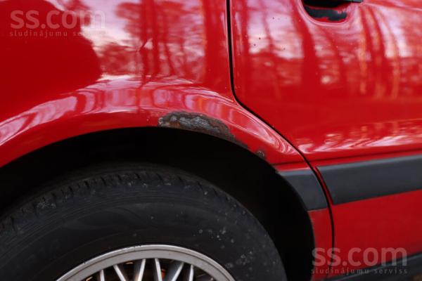 Sarkans Audi 80 1989 Jūrmala, ar dzinēja tilpumu 1.80 L un nobraukumu 360 tūkst. km par 1000 €, foto 5 vietnē AUTOMOTO.COM.LV