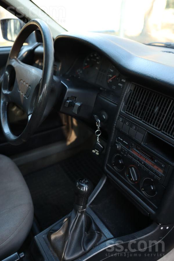 Sarkans Audi 80 1989 Jūrmala, ar dzinēja tilpumu 1.80 L un nobraukumu 360 tūkst. km par 1000 €, foto 9 vietnē AUTOMOTO.COM.LV