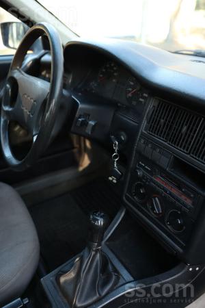 Sarkans Audi 80 1989 Jūrmala, ar dzinēja tilpumu 1.80 L un nobraukumu 360 tūkst. km par 1000 €, foto 10 vietnē AUTOMOTO.COM.LV