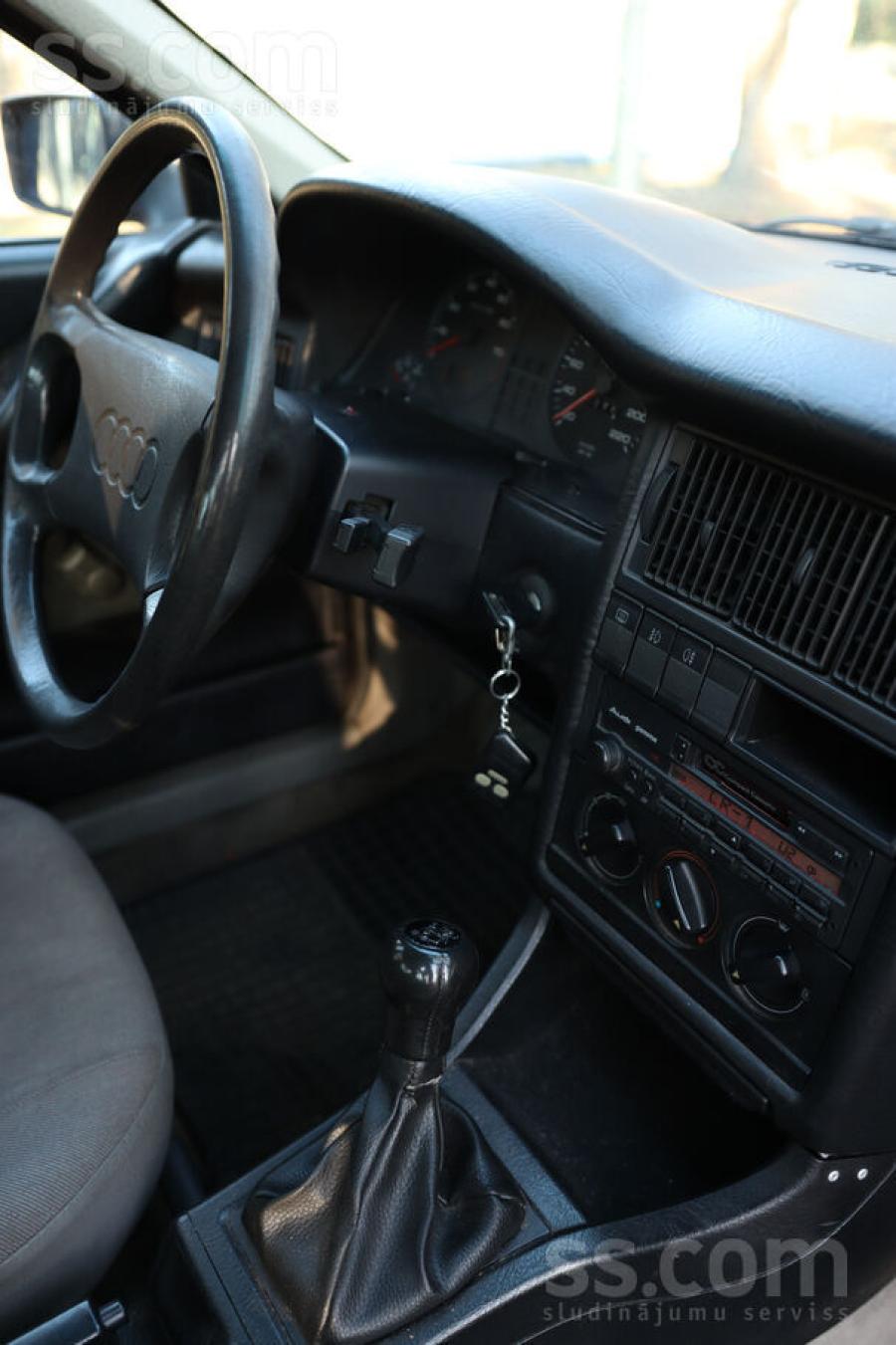 Sarkans Audi 80 1989 Jūrmala, ar dzinēja tilpumu 1.80 L un nobraukumu 360 tūkst. km par 1000 €, foto 10 vietnē AUTOMOTO.COM.LV