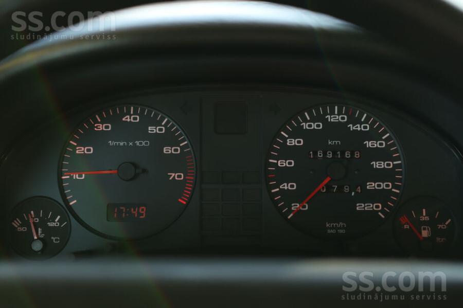 Sarkans Audi 80 1989 Jūrmala, ar dzinēja tilpumu 1.80 L un nobraukumu 360 tūkst. km par 1000 €, foto 11 vietnē AUTOMOTO.COM.LV