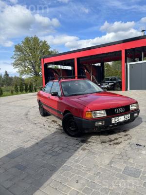 Sarkans Audi 80 1989 Madona, ar dzinēja tilpumu 1.80 L un nobraukumu 190 tūkst. km par 900 €, foto  vietnē AUTOMOTO.COM.LV