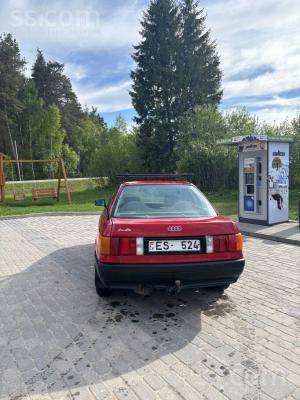 Sarkans Audi 80 1989 Madona, ar dzinēja tilpumu 1.80 L un nobraukumu 190 tūkst. km par 900 €, foto 4 vietnē AUTOMOTO.COM.LV