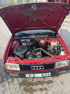 Sarkans Audi 80 1989 Madona, ar dzinēja tilpumu 1.80 L un nobraukumu 190 tūkst. km par 900 €, foto 5 vietnē AUTOMOTO.COM.LV
