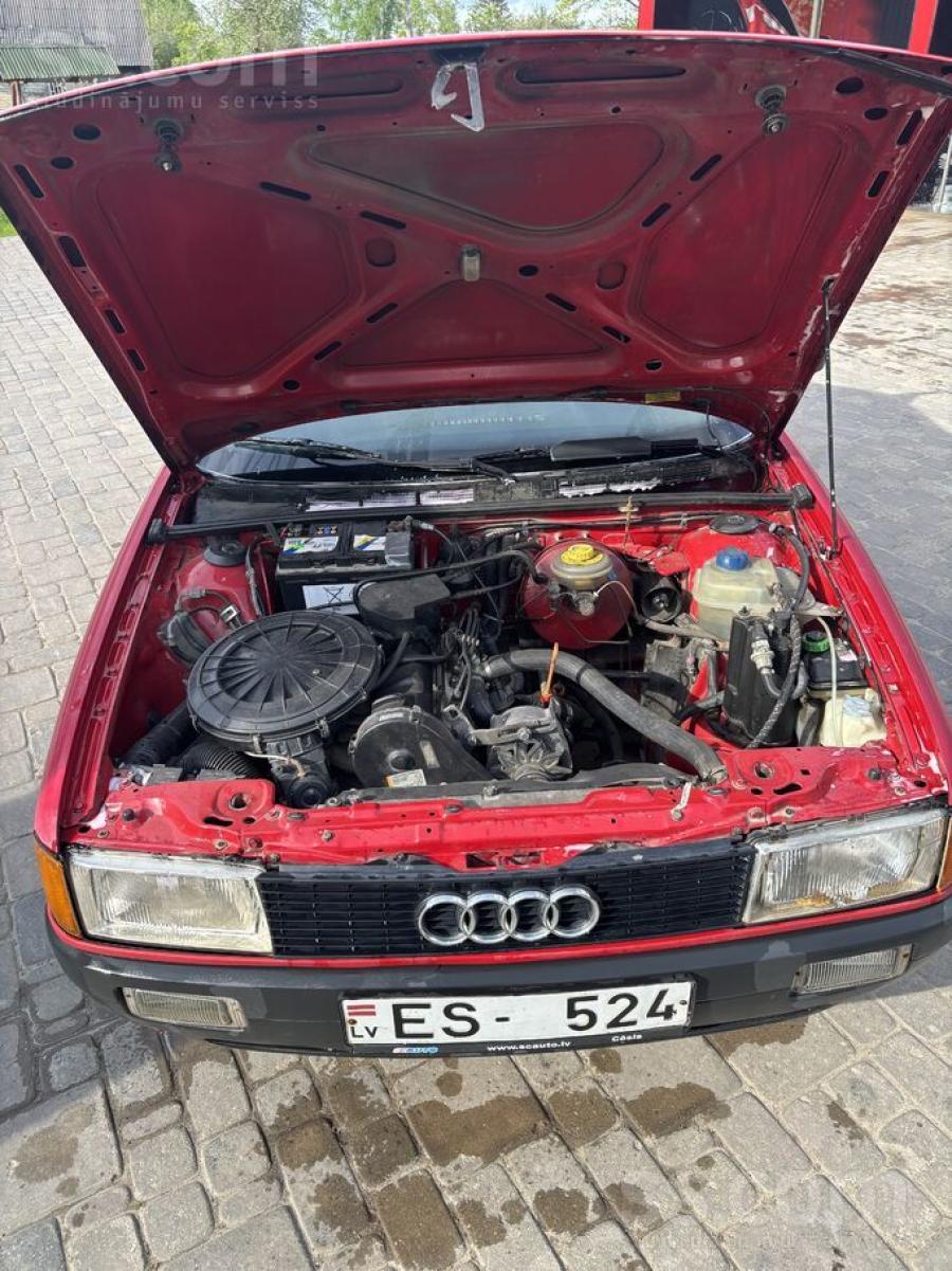 Sarkans Audi 80 1989 Madona, ar dzinēja tilpumu 1.80 L un nobraukumu 190 tūkst. km par 900 €, foto 5 vietnē AUTOMOTO.COM.LV