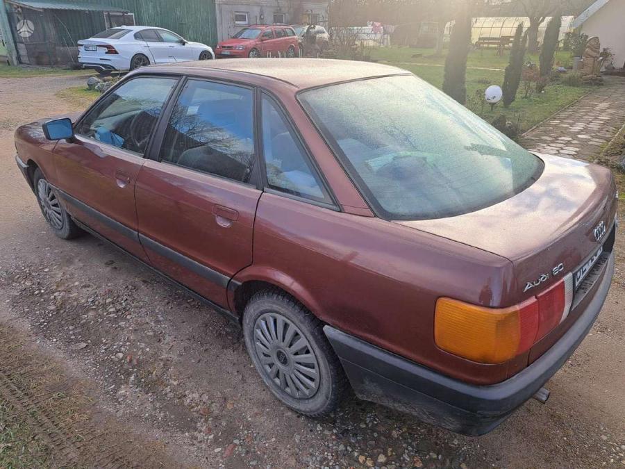 Red Audi 80 1990 in Sakiai, with an engine capacity of 1.78 L and mileage of 260 thousand km for 800 €, photo 3 on AUTOMOTO.COM.LV