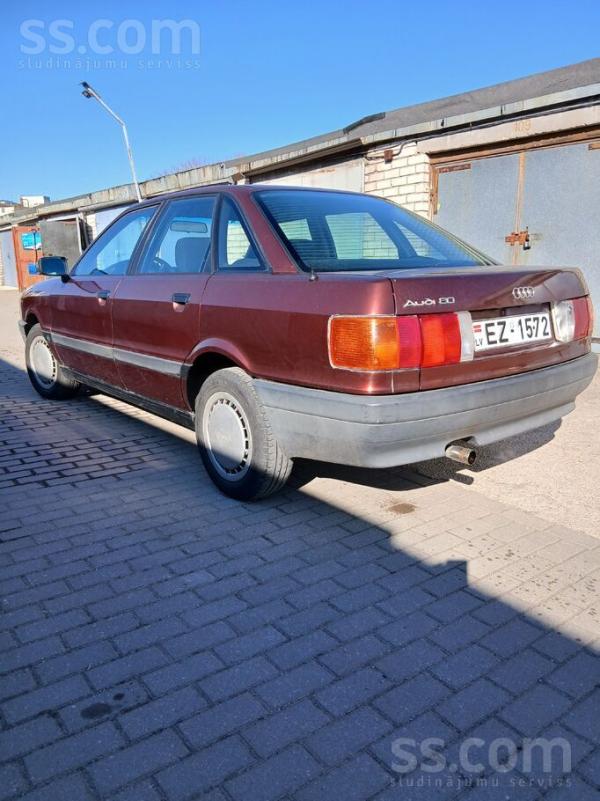 Sarkans Audi 80 1990 Rīga, ar dzinēja tilpumu 1.60 L un nobraukumu 560 tūkst. km par 1500 €, foto 7 vietnē AUTOMOTO.COM.LV