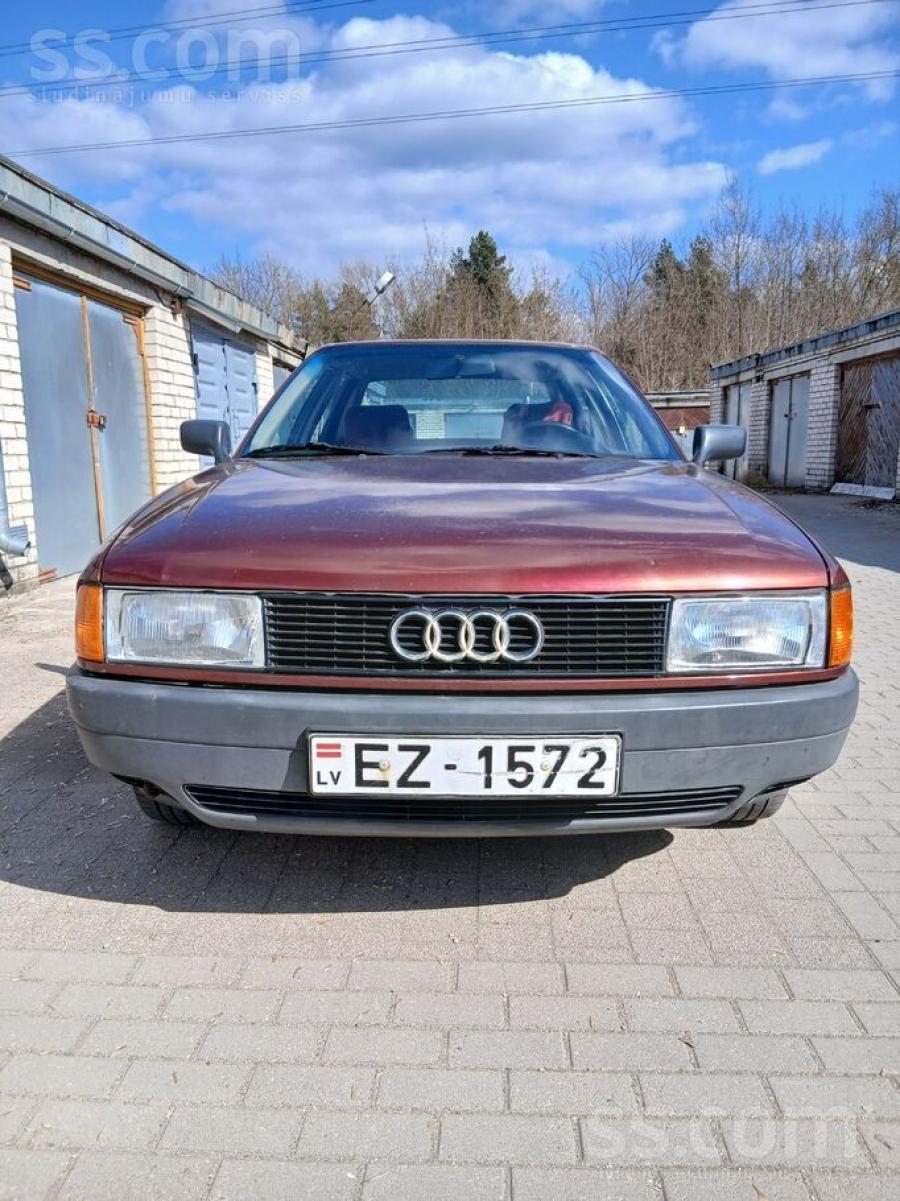 Красный Ауди 80 1990 в Рига, объемом двигателя 1.60 л и пробегом 560 тыс. км за 1350 €, фото 1 на AUTOMOTO.COM.LV
