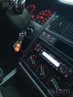 Sarkans Audi 80 1991 Rīga, ar dzinēja tilpumu 1.80 L un nobraukumu 227 tūkst. km par 2000 €, foto 12 vietnē AUTOMOTO.COM.LV