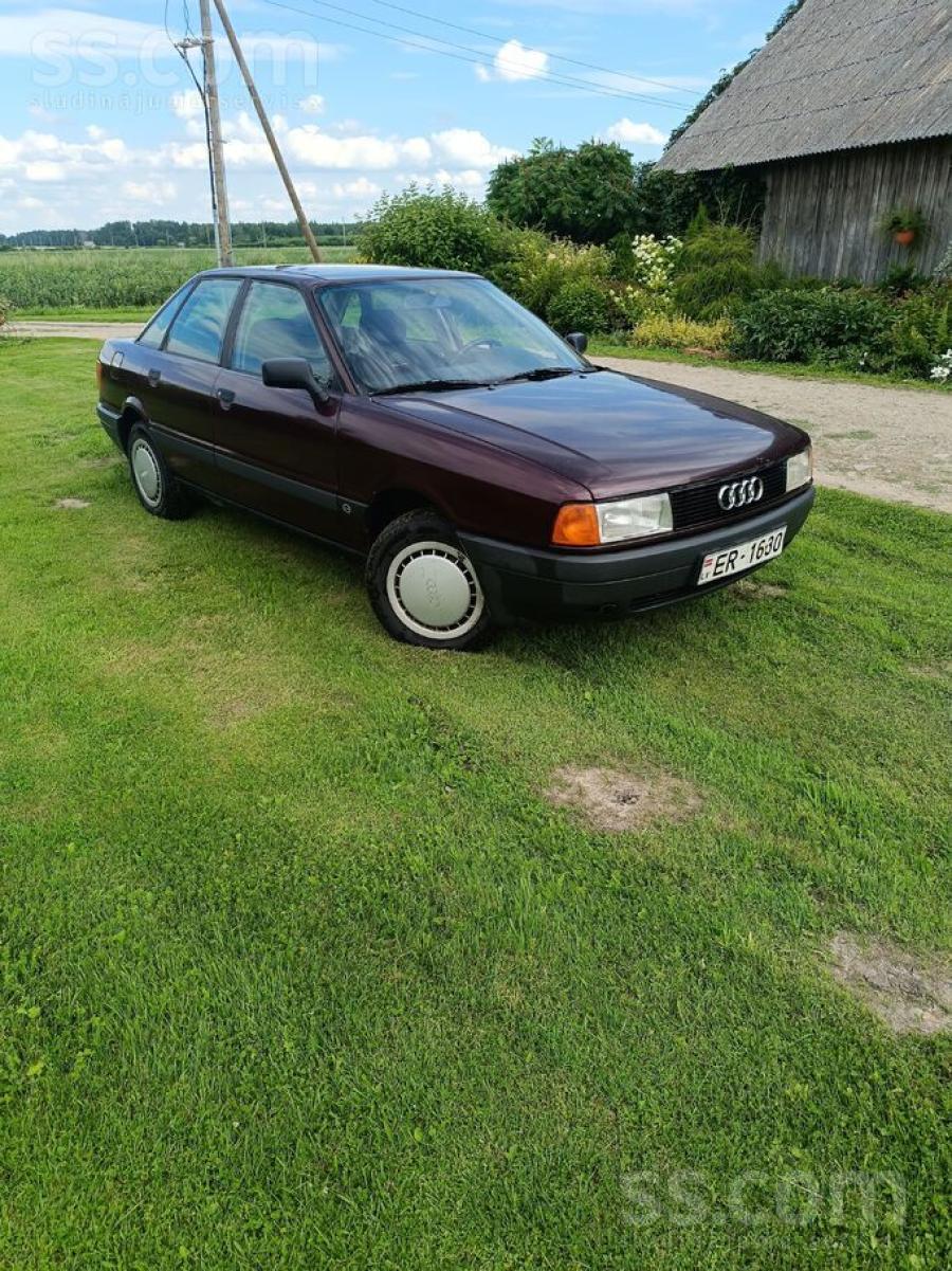 Sarkans Audi 80 1991 Rēzekne, ar dzinēja tilpumu 1.80 L un nobraukumu 580 tūkst. km par 650 €, foto 1 vietnē AUTOMOTO.COM.LV
