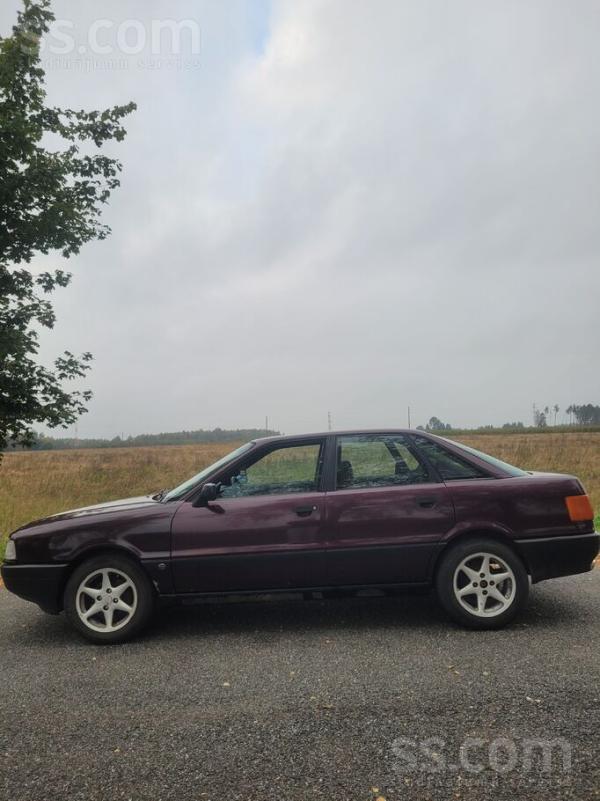 Audi 80 1991 Limbaži vietnē Sarkans Audi 80 1991 Limbaži, ar dzinēja tilpumu 1.80 L un nobraukumu 202 tūkst. km par 1200 €, foto 4 vietnē AUTOMOTO.COM.LV