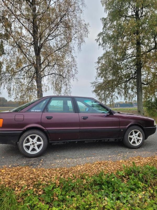 Audi 80 1991 Limbaži vietnē Sarkans Audi 80 1991 Limbaži, ar dzinēja tilpumu 1.80 L un nobraukumu 202 tūkst. km par 1200 €, foto 5 vietnē AUTOMOTO.COM.LV