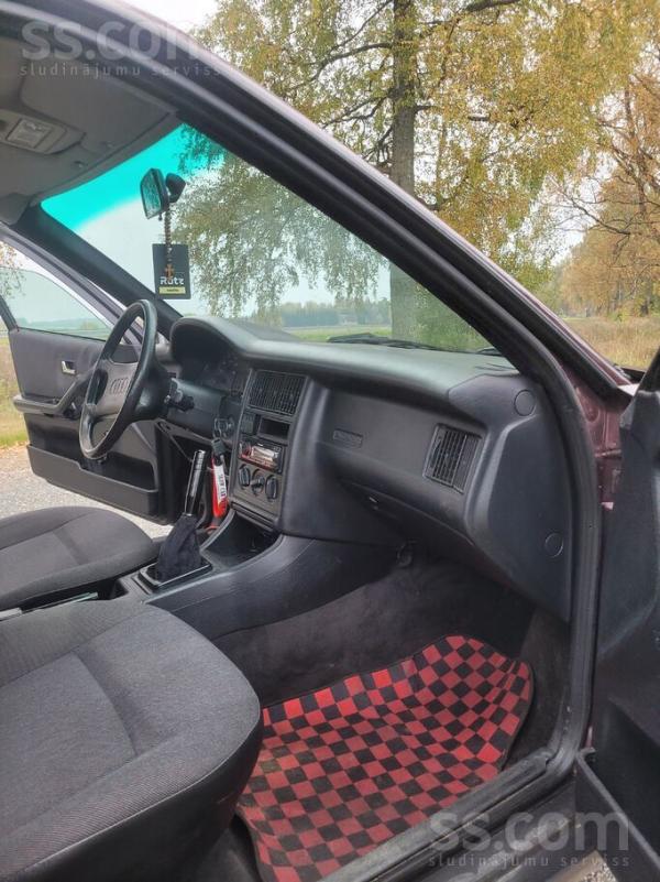 Audi 80 1991 Limbaži vietnē Sarkans Audi 80 1991 Limbaži, ar dzinēja tilpumu 1.80 L un nobraukumu 202 tūkst. km par 1200 €, foto 8 vietnē AUTOMOTO.COM.LV