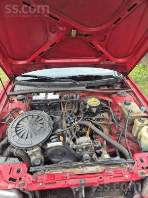Sarkans Audi 80 1991 Balvi, ar dzinēja tilpumu 2.00 L un nobraukumu 282 tūkst. km par 650 €, foto 6 vietnē AUTOMOTO.COM.LV