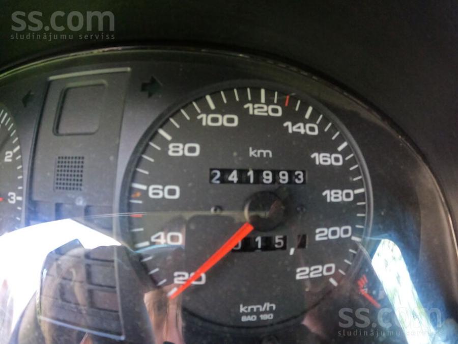 Красный Ауди 80 1992 в Елгава, объемом двигателя 2.00 л и пробегом 242 тыс. км за 2500 €, фото 12 на AUTOMOTO.COM.LV