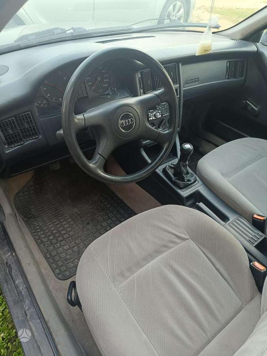 Sarkans Audi 80 1992 Joniškis, ar dzinēja tilpumu 1.98 L un nobraukumu 237 tūkst. km par 500 €, foto 1 vietnē AUTOMOTO.COM.LV