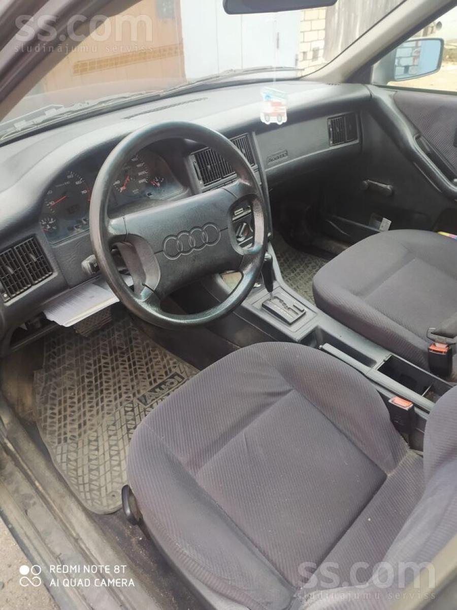 Red Audi 80 1993 in Riga, with an engine capacity of 2.00 L and mileage of 295 thousand km for 1200 €, photo 4 on AUTOMOTO.COM.LV