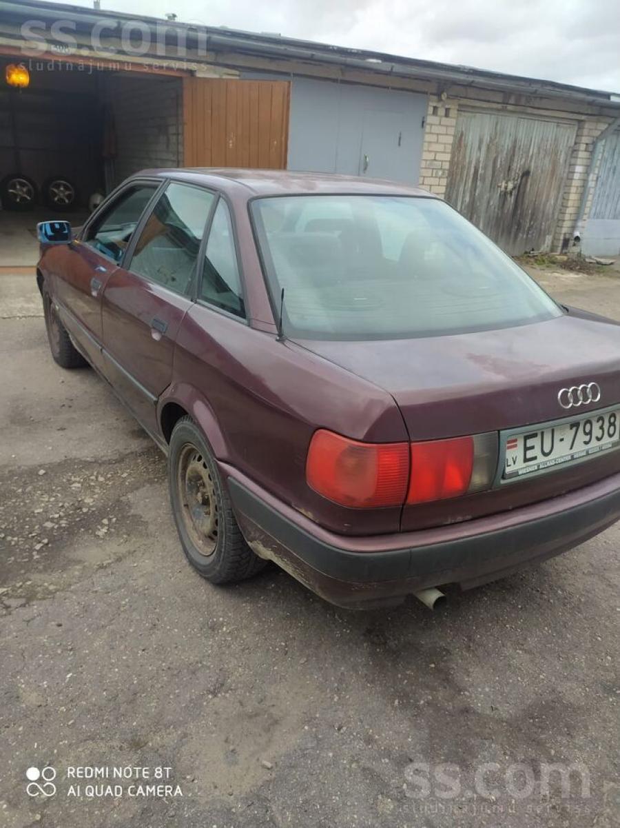 Red Audi 80 1993 in Riga, with an engine capacity of 2.00 L and mileage of 295 thousand km for 1200 €, photo 5 on AUTOMOTO.COM.LV