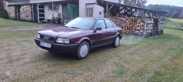 Sarkans Audi 80 1994 Šakiai, ar dzinēja tilpumu 1.90 L un nobraukumu 331 tūkst. km par 999 €, foto 4 vietnē AUTOMOTO.COM.LV