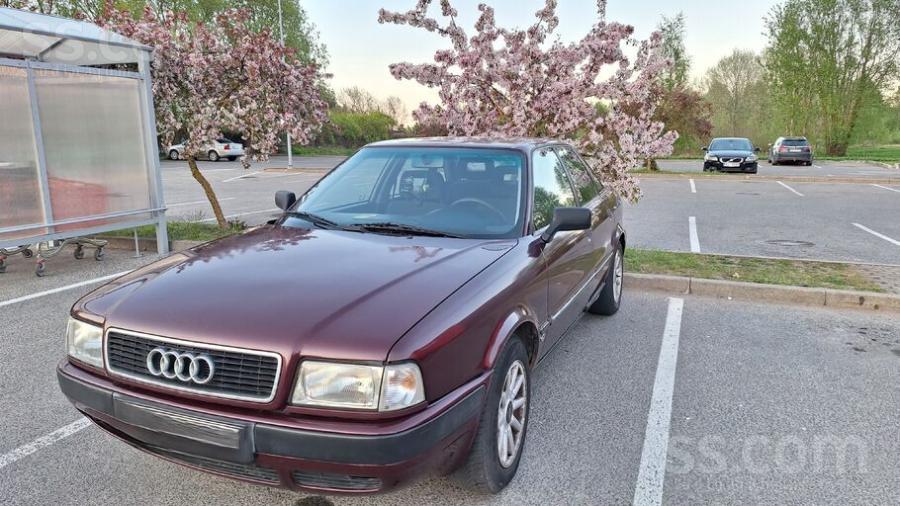 Red Audi 80 1994 in Riga, with an engine capacity of 2.00 L and mileage of 241 thousand km for 1490 €, photo 1 on AUTOMOTO.COM.LV
