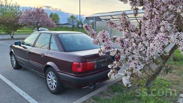Red Audi 80 1994 in Riga, with an engine capacity of 2.00 L and mileage of 241 thousand km for 1490 €, photo 4 on AUTOMOTO.COM.LV