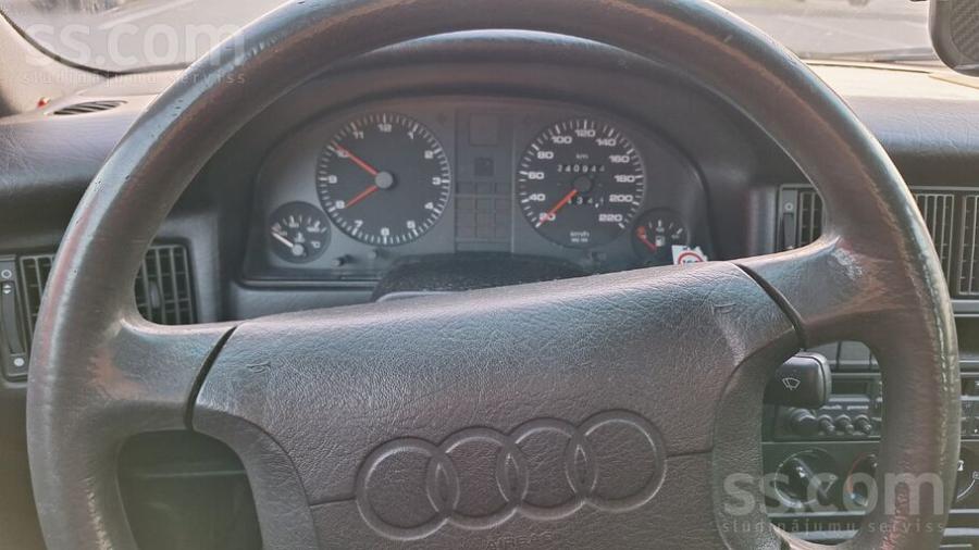 Red Audi 80 1994 in Riga, with an engine capacity of 2.00 L and mileage of 241 thousand km for 1490 €, photo 7 on AUTOMOTO.COM.LV