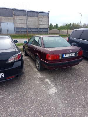 Красный Ауди 80 1994 в Валмиера, объемом двигателя 2.00 л и пробегом 257 тыс. км за 700 €, фото 4 на AUTOMOTO.COM.LV