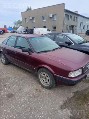 Красный Ауди 80 1994 в Валмиера, объемом двигателя 2.00 л и пробегом 257 тыс. км за 700 €, фото 5 на AUTOMOTO.COM.LV