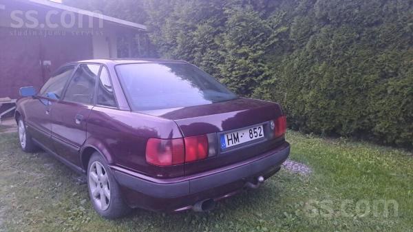 Sarkans Audi 80 1994 Rīga, ar dzinēja tilpumu 1.90 L un nobraukumu 253 tūkst. km par 1850 €, foto 6 vietnē AUTOMOTO.COM.LV