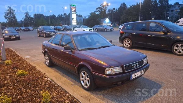 Sarkans Audi 80 1994 Rīga, ar dzinēja tilpumu 1.90 L un nobraukumu 253 tūkst. km par 1850 €, foto 8 vietnē AUTOMOTO.COM.LV