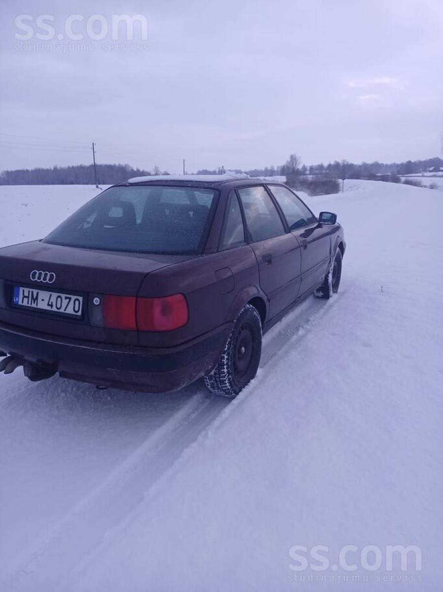 Sarkans Audi 80 1995 Preiļi, ar dzinēja tilpumu 1.90 L un nobraukumu 416 tūkst. km par 1300 €, foto 7 vietnē AUTOMOTO.COM.LV