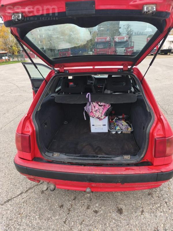Red Audi 80 1993 in Rezekne, with an engine capacity of 1.90 L and mileage of 443 thousand km for 1000 €, photo 9 on AUTOMOTO.COM.LV