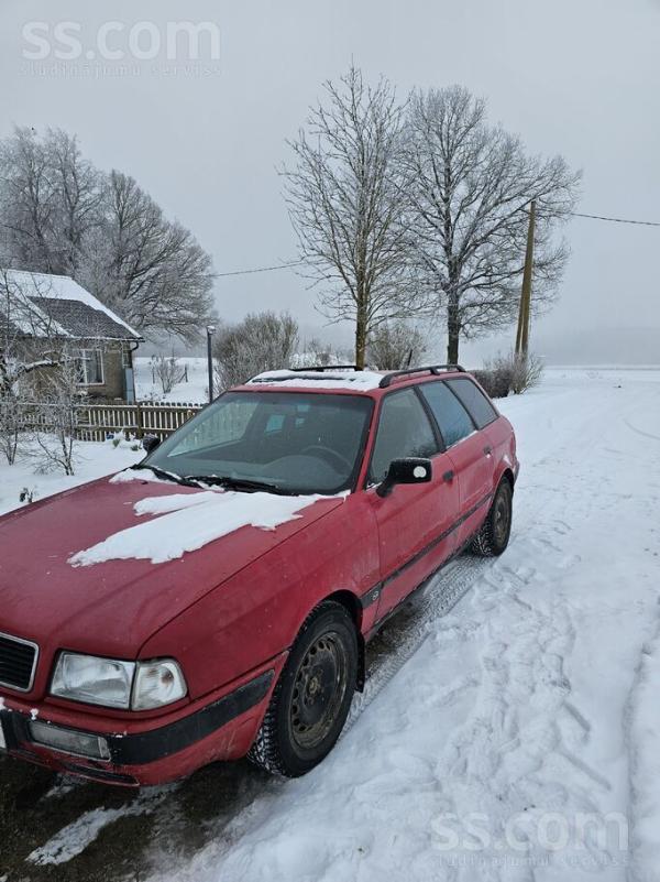 Sarkans Audi 80 1994 Tukums, ar dzinēja tilpumu 1.90 L un nobraukumu 364 tūkst. km par 850 €, foto 2 vietnē AUTOMOTO.COM.LV