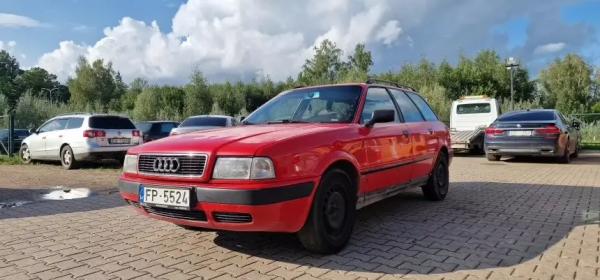 Красный Ауди 80 1994 в Валмиера, объемом двигателя 2.00 л и пробегом 356 тыс. км за 950 €, фото 9 на AUTOMOTO.COM.LV