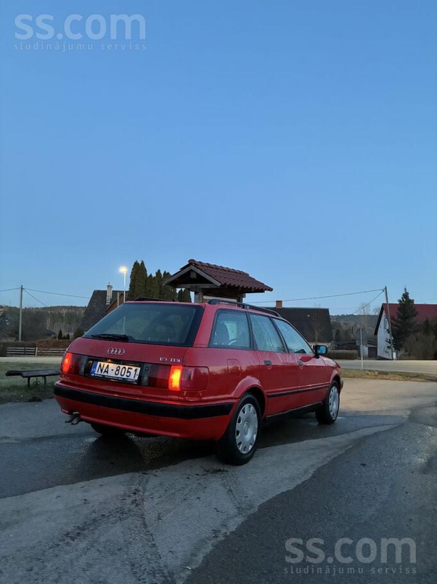 Sarkans Audi 80 1995 Tukums, ar dzinēja tilpumu 1.90 L un nobraukumu 450 tūkst. km par 1200 €, foto 5 vietnē AUTOMOTO.COM.LV