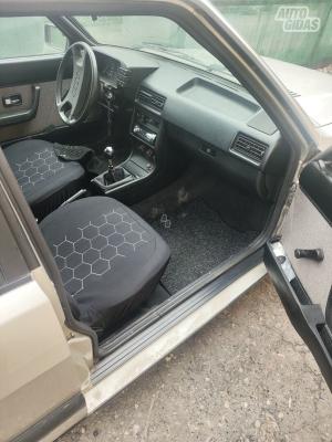 Audi 80 1984 in Siauliai, with an engine capacity of 1.80 L and mileage of 230 thousand km for 1499 €, photo 5 on AUTOMOTO.COM.LV