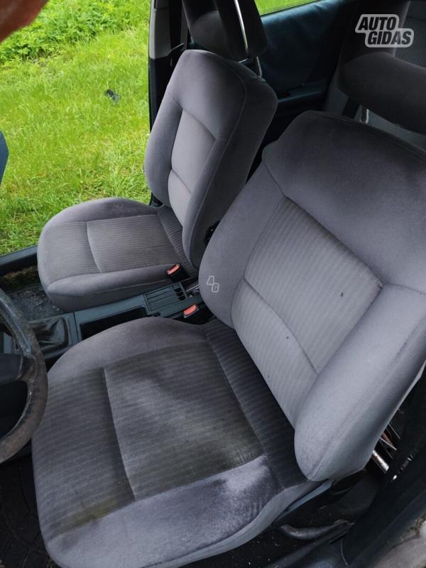 Audi 80 1988 Molėtai, ar dzinēja tilpumu 1.80 L un nobraukumu 285 tūkst. km par 400 €, foto 2 vietnē AUTOMOTO.COM.LV