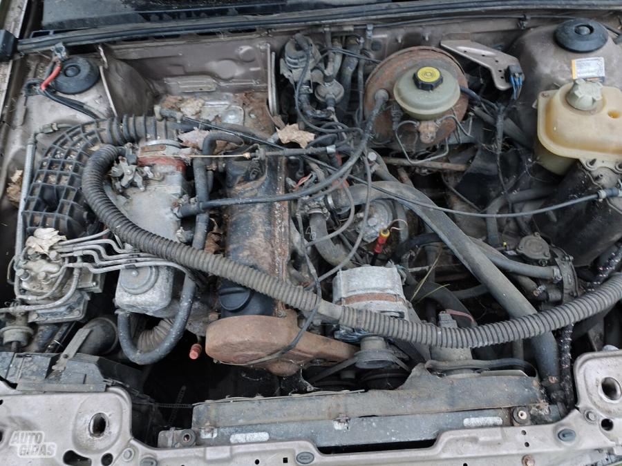Audi 80 1988 in Moletai, with an engine capacity of 1.80 L and mileage of 285 thousand km for 400 €, photo 5 on AUTOMOTO.COM.LV