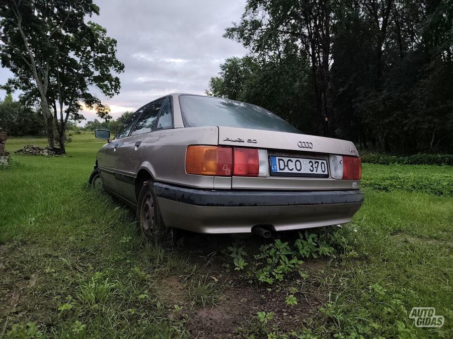 Audi 80 1988 in Moletai, with an engine capacity of 1.80 L and mileage of 285 thousand km for 400 €, photo 7 on AUTOMOTO.COM.LV