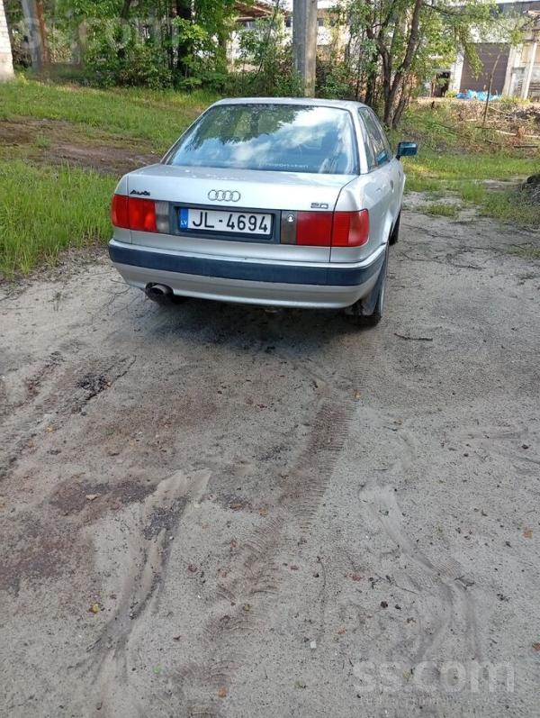 Audi 80 1992 in Ogre, with an engine capacity of 2.00 L and mileage of 291 thousand km for 470 €, photo 4 on AUTOMOTO.COM.LV