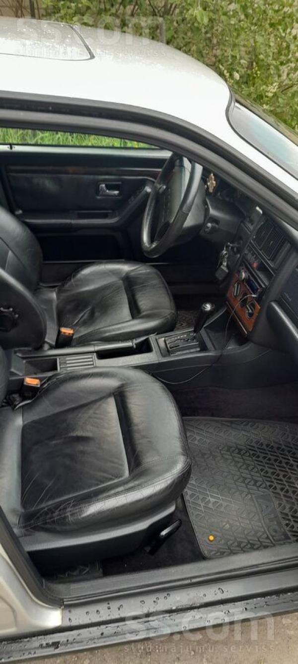 Audi 80 1992 in Preili, with an engine capacity of 2.00 L and mileage of 269 thousand km for 1550 €, photo 3 on AUTOMOTO.COM.LV