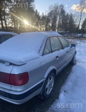 Audi 80 1993 Rīga, ar dzinēja tilpumu 2.00 L un nobraukumu 278 tūkst. km par 1000 €, foto 2 vietnē AUTOMOTO.COM.LV