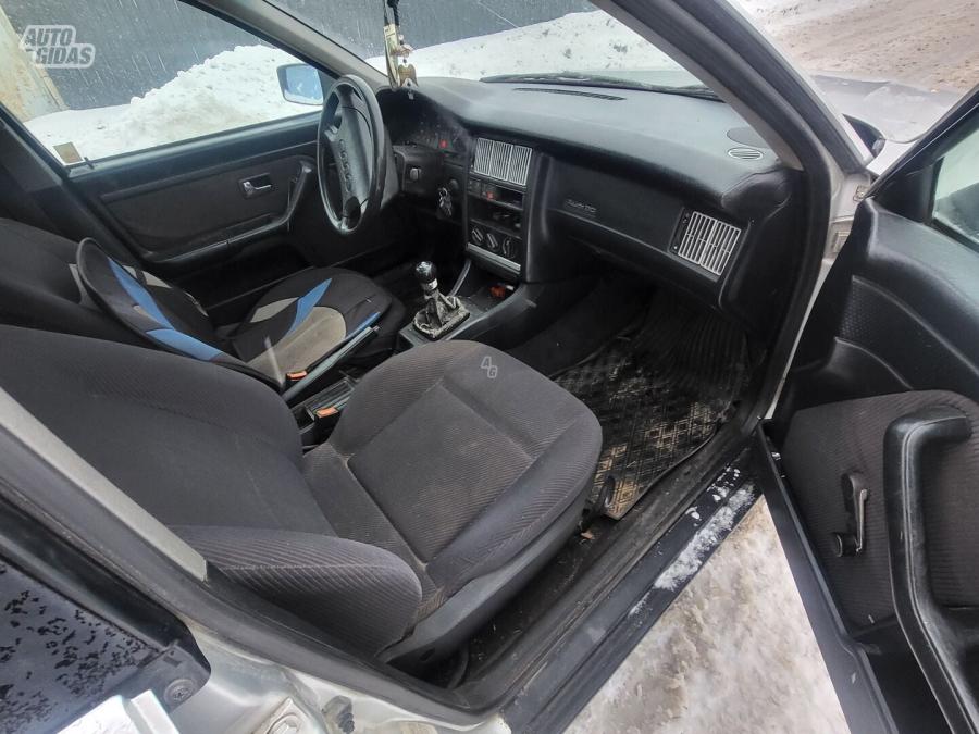 Audi 80 1994 Radviliškis, ar dzinēja tilpumu 2.00 L un nobraukumu 2 tūkst. km par 850 €, foto 11 vietnē AUTOMOTO.COM.LV