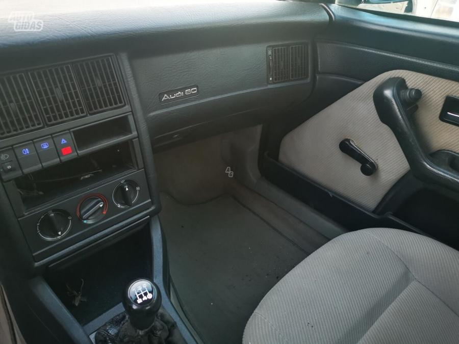 Audi 80 1994 in Kaunas, with an engine capacity of 2.00 L and mileage of 298 thousand km for 680 €, photo 23 on AUTOMOTO.COM.LV