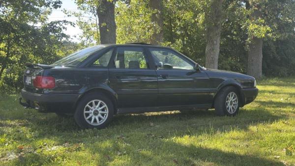 Audi 80 1994 in Vilnius, with an engine capacity of 1.90 L and mileage of 224 thousand km for 1200 €, photo 4 on AUTOMOTO.COM.LV